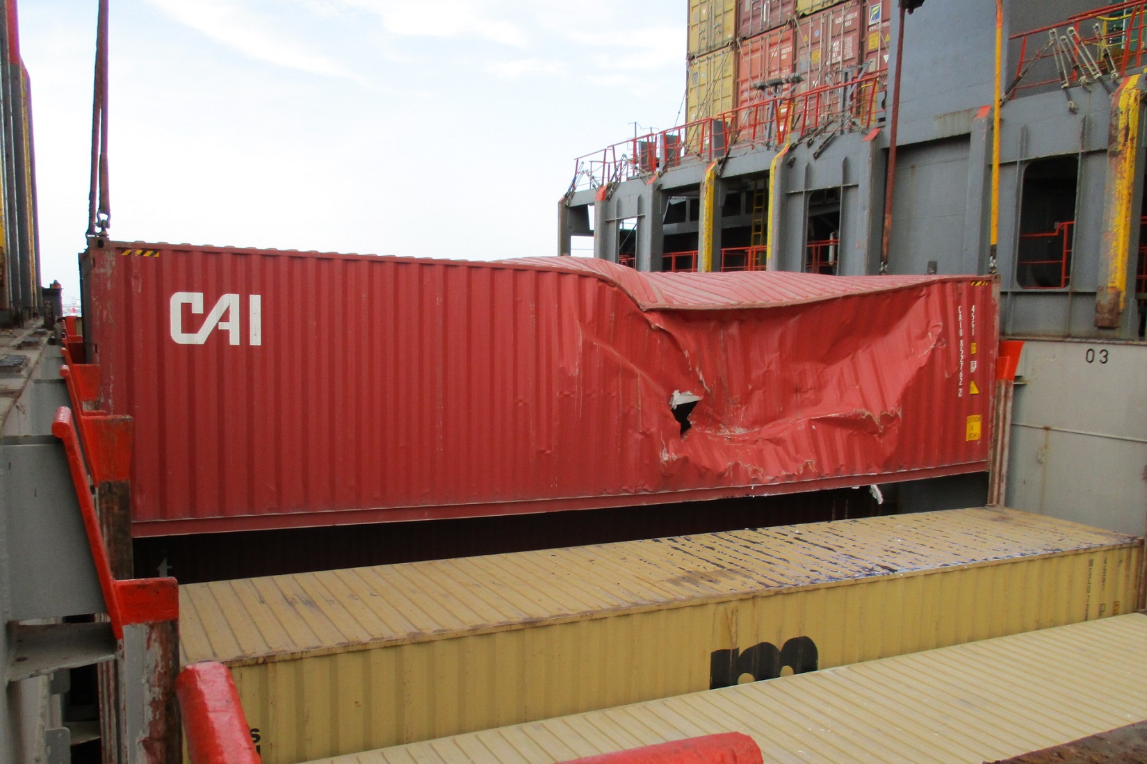 Giám định container – Công ty TNHH dịch vụ kỹ thuật hàng hải Cargo Control